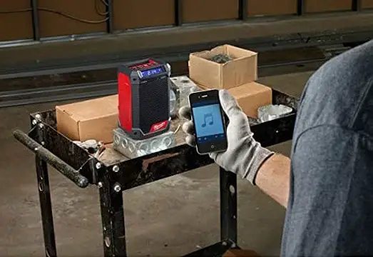 5 Best Milwaukee Radios Reviews [Perfect For Jobsite Or Worksite]