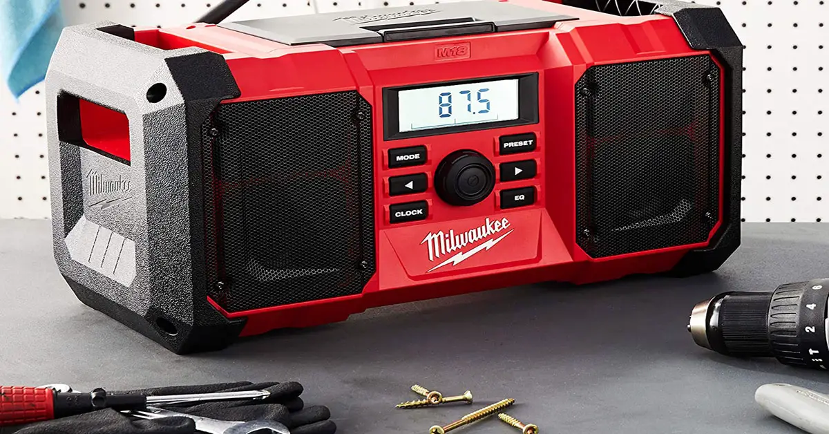 5 Best Milwaukee Radios Reviews [Perfect For Jobsite Or Worksite]